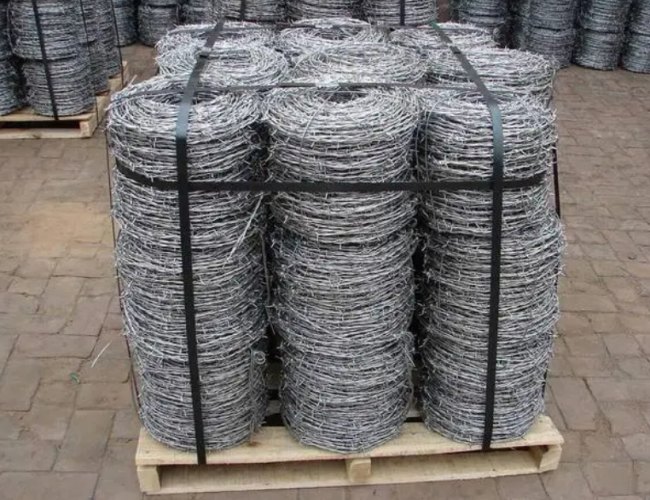 GI Barbed Concertina Wire 50kg Per Roll for Security Fencing