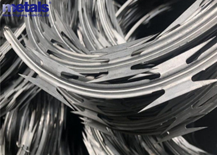 Galvanized Steel Barbed Concertina Wire Coil BTO-22 450MM OEM